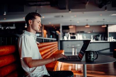 How To Put “Dean's List” On Your Resume (Formatting & Examples)